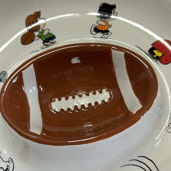 Peanuts | Dining | Peanuts Foot Ball Theme Chip And Dip Dish | Poshmark